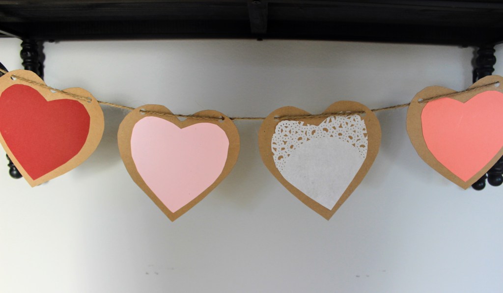 DIY Valentine’s Day Banner – Marina Makes
